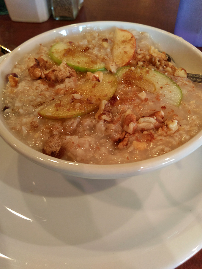 Cinnamon Apple Walnut Oatmeal that makes getting your fiber downright decadent. Those apple slices and walnuts aren't just toppings—they're game changers.
