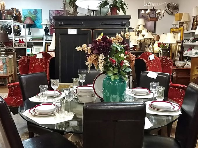 This elegant dining setup could host anything from Thanksgiving dinner to your next book club meeting—just add friends and food!