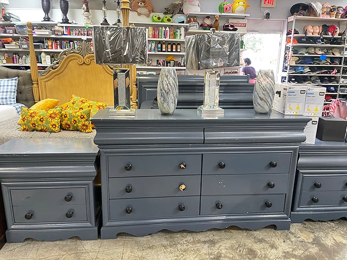 Fifty shades of gray—but in dresser form! This elegant set waits patiently for someone to fill its drawers with new memories.