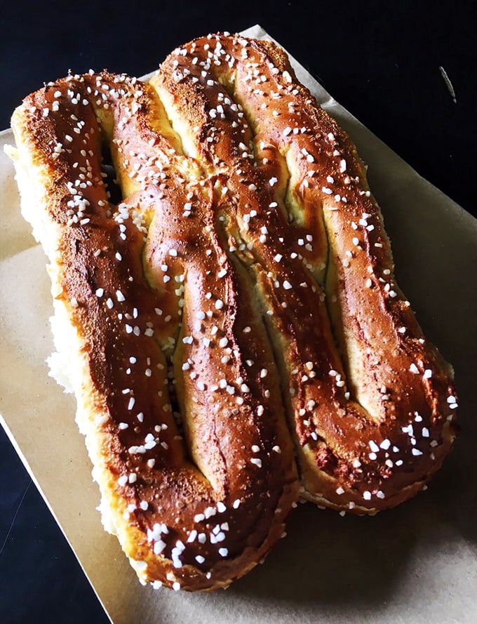 Golden-brown masterpieces with that distinctive Philly shape. These aren't pretzels—they're edible love letters to Pennsylvania's German heritage.