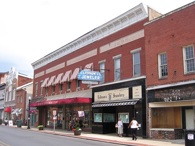 Cambridge's waterfront district looks like where Norman Rockwell would grab his morning coffee today.