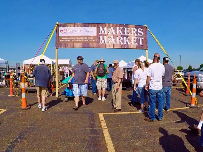 Step right up—sunshine, stories, and treasures await at Hartville’s Makers Market, where nostalgia meets new.