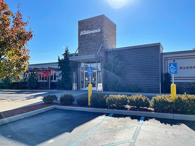 Klavon's modern exterior hints at the perfect marriage of contemporary comfort and timeless pizza traditions within.