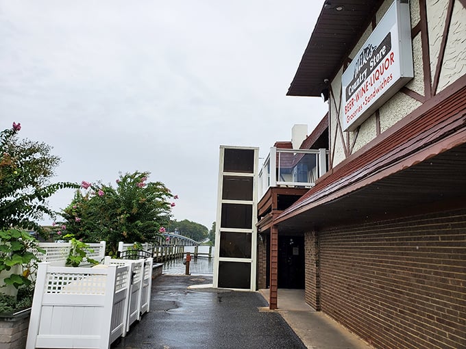 That riverside walkway hints at the feast waiting inside—Maryland crabs served with a side of waterfront charm.
