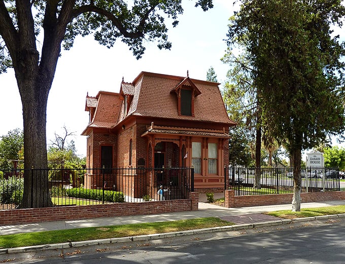 Classic California architecture stands proud against those magnificent nature backdrops.
