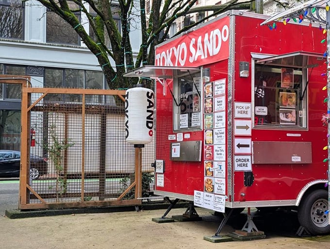 This cheerful cart setup creates the perfect casual dining experience for adventurous sandwich lovers everywhere.