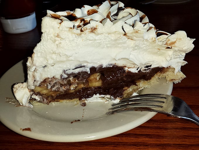 Chocolate and banana unite in this cream pie masterpiece – proof that some relationships are simply meant to be.