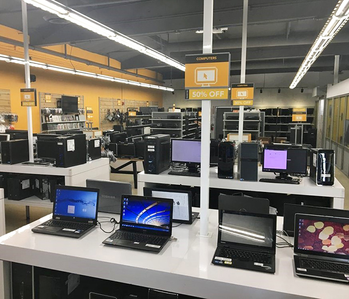 Yesterday's technology at today's thrift prices – perfect for that home office or nostalgic computing experience.
