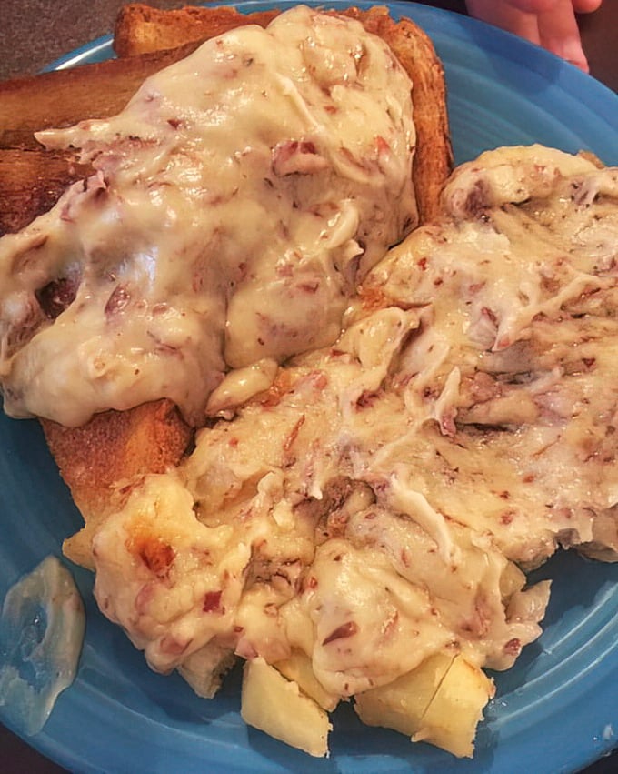 Cream chipped beef that would make your grandmother nod in approval—a velvety blanket of nostalgia on toast.