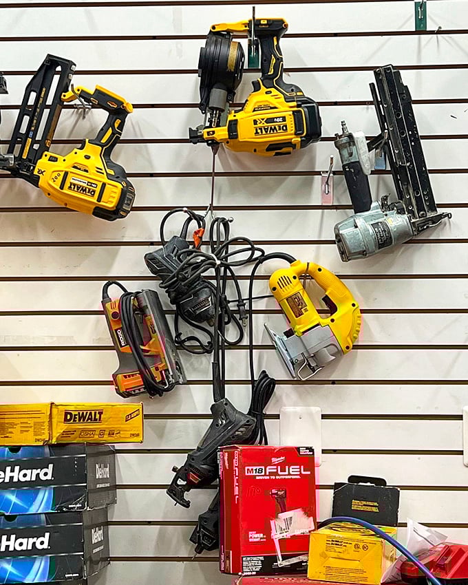 Professional-grade power tools at flea market prices – your weekend projects just got more affordable.