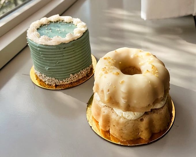 Tiny cakes with massive flavor impact. The green beauty looks like what mermaids would serve at their underwater tea parties.