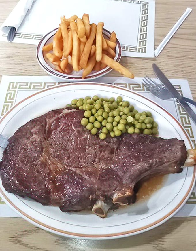 That prime rib looks like it could star in its own Western movie, partner.