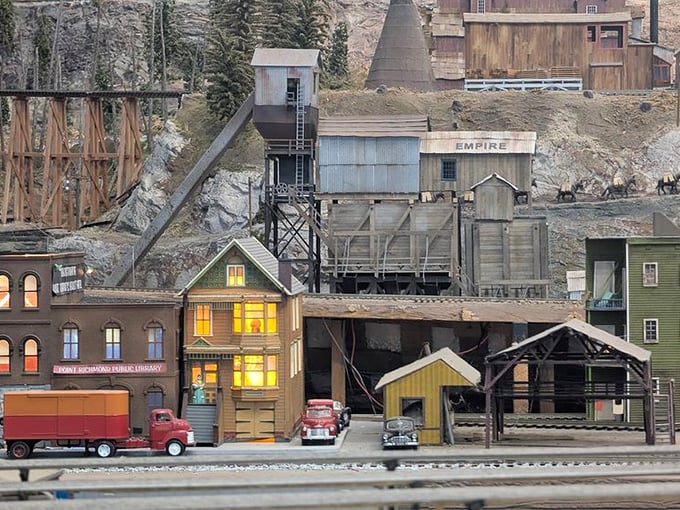 Mountain passes and desert landscapes transport you across America without leaving this Richmond warehouse.