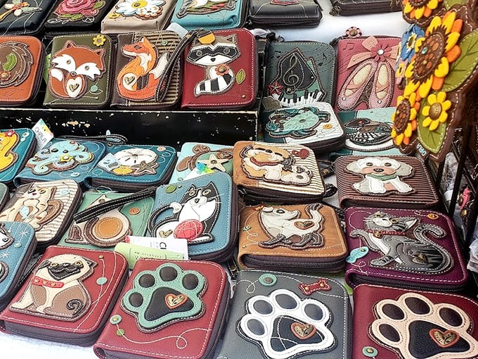 These aren't just wallets—they're portable art galleries. The fox designs are particularly foxy, if you'll pardon the pun.