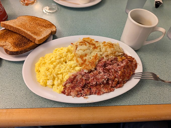 Corned beef hash and scrambled eggs – the breakfast equivalent of a warm hug from your favorite aunt.