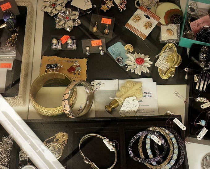 Vintage brooches and delicate bracelets – the kind your stylish grandmother might have worn to impress at Sunday brunch.