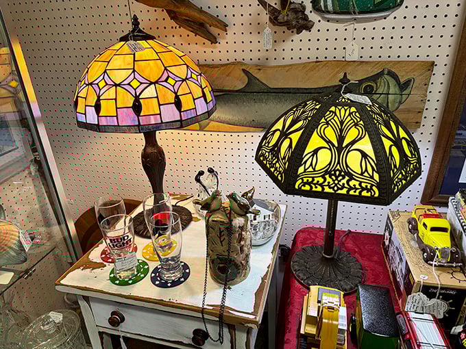Tiffany-style lamps that cast the kind of warm glow modern LED bulbs can only dream about achieving.