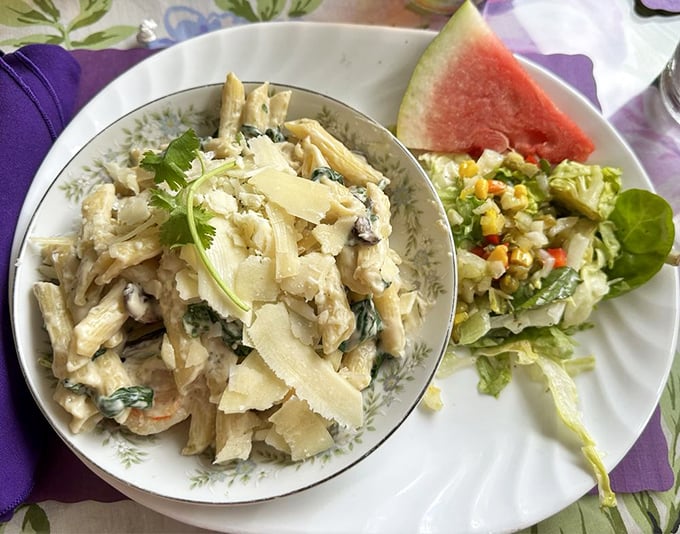 Behold the Pasta Florentine – the dish that turns sensible adults into long-distance drivers seeking creamy enlightenment.