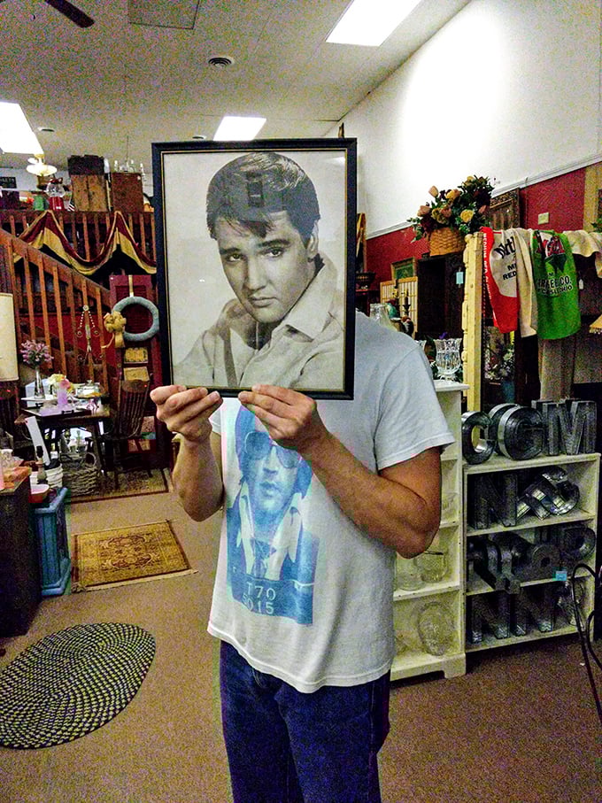 The King lives on in vintage memorabilia! This framed Elvis portrait would be the conversation piece your living room never knew it needed.