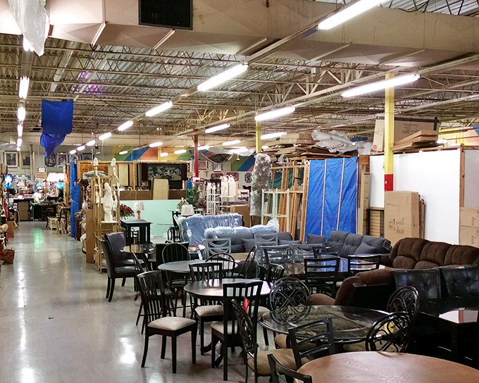 County Line's industrial chic interior – it's like IKEA's cooler, more interesting cousin moved to Warren.