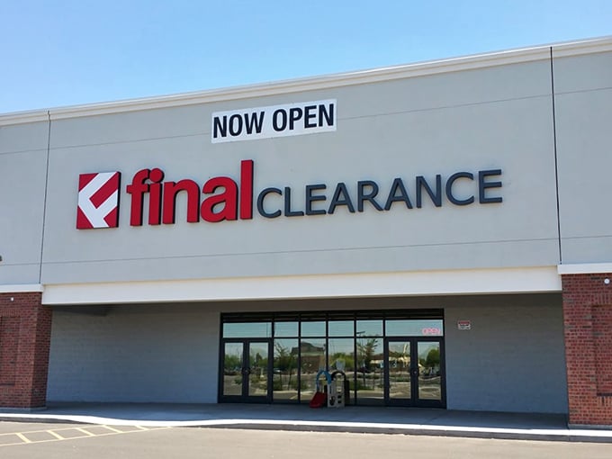 Final Clearance delivers treasure hunting thrills where yesterday's retail becomes today's incredible bargain discoveries.