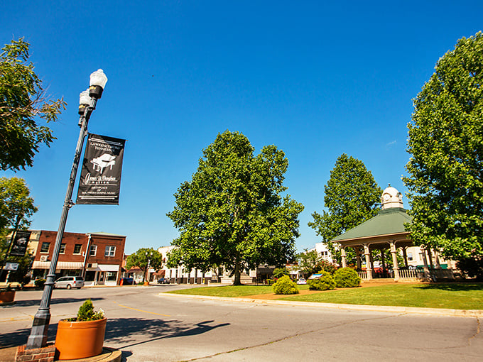 Lawrenceburg's charming streetscape invites exploration without emptying your wallet – my kind of adventure!