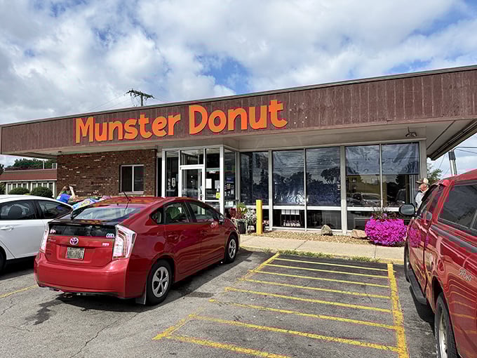 Munster Donut's brick facade promises no-nonsense treats that let the flavors do the talking.