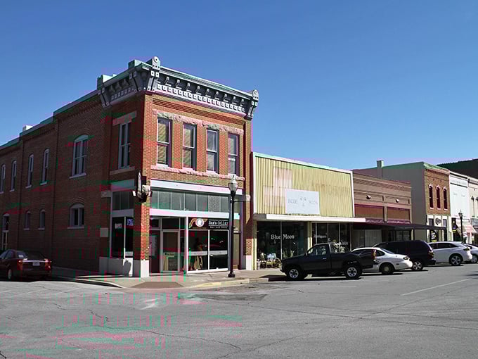 Look at the details on these old buildings, a beautiful mix of history and architecture, with every brick telling a story.