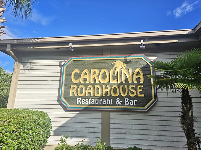 Palm trees and prime cuts make perfect partners – coastal charm meets carnivorous cravings beautifully here.