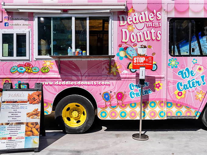That cheerful truck design promises exactly what it delivers - smiles, sugar, and pure delight.