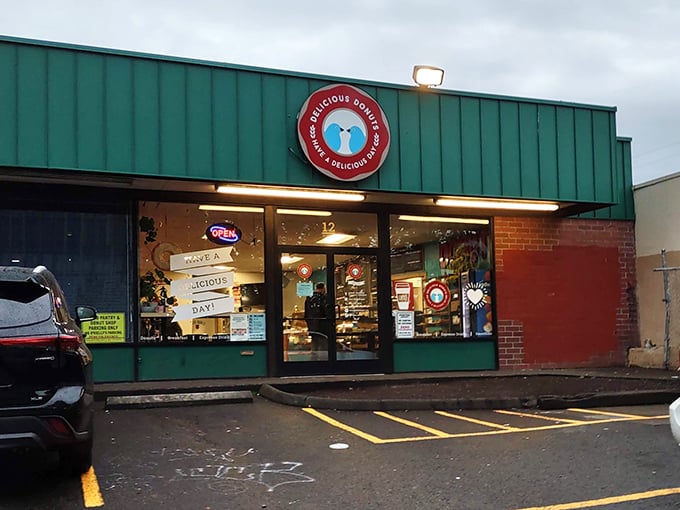 The teal and red exterior of this Portland favorite promises exactly what the sign says – truly delicious donuts inside.