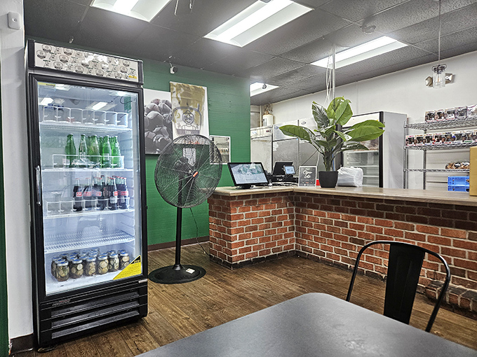 That counter setup means watching burger magic happen – dinner and a show, suburban style.