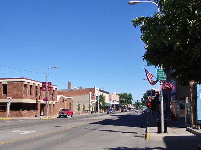 Mountain views and Main Street views – La Grande gives you the best of both worlds.