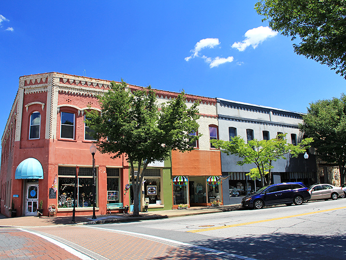 Classic architecture meets modern convenience in this tobacco town turned retirement haven with reasonable prices.