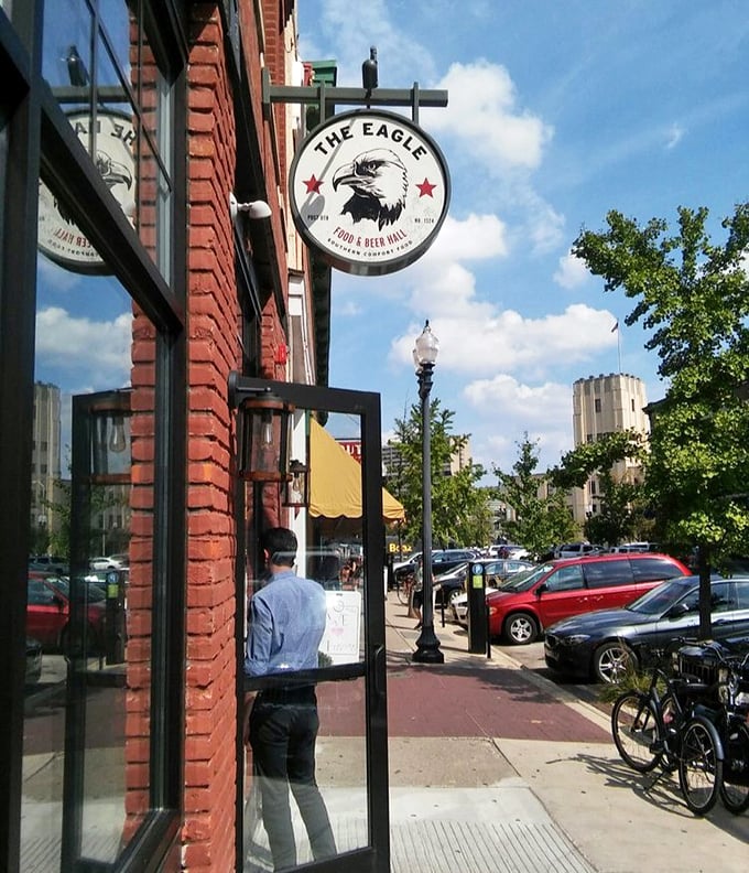 Urban cool meets down-home cooking at The Eagle. That eagle sign marks the spot where chicken dreams come true.