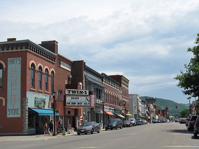 Wellsville's view reveals a community nestled among hills. Beauty and budget-friendliness coexist perfectly here!