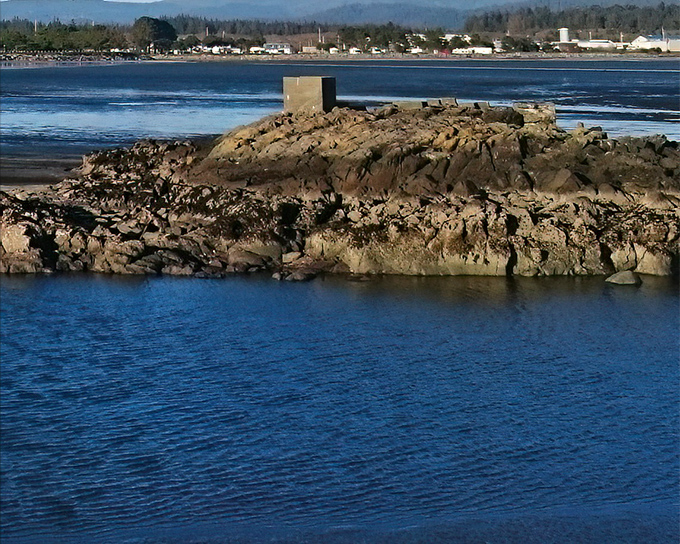 Rocky outcroppings create nature's perfect viewing platform, where the rhythmic dance of waves has been performing the same show for millennia.