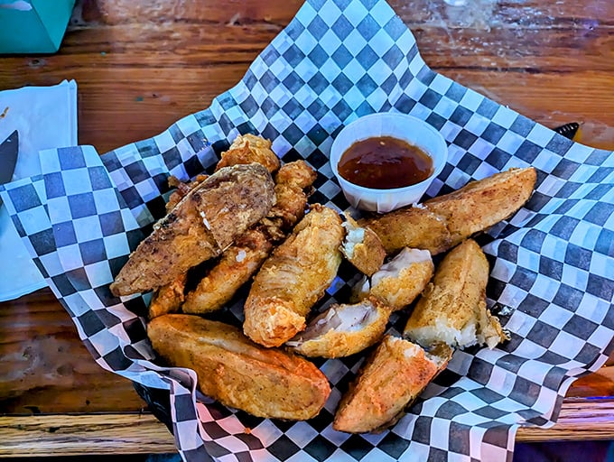 These aren't just potato wedges—they're jojos, the unsung heroes of the plate that deserve their own fan club.