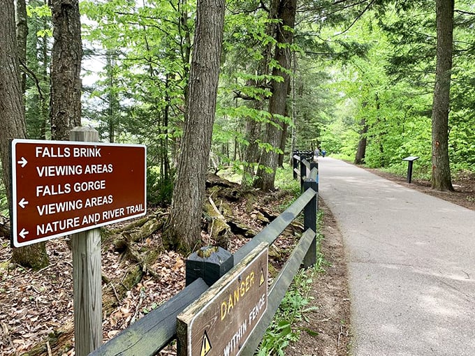 Follow the signs to adventure – the park's well-marked trails ensure you'll find spectacular views without needing a search party.