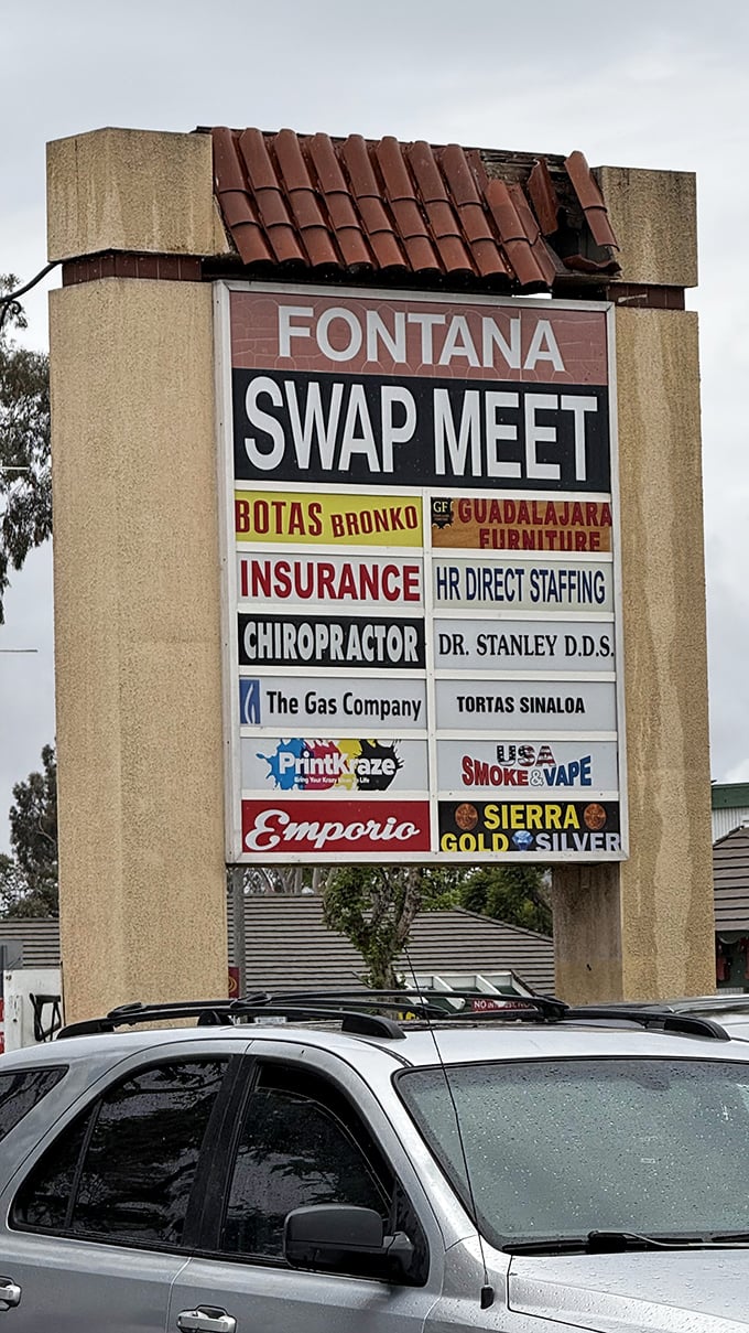 The roadside marquee reads like a small-town directory of dreams. From boots to gold, chiropractors to tortas—it's a one-stop life solution center. 