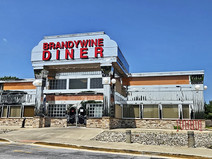 Chrome and neon dreams come alive in this classic diner that's straight from American dining history.