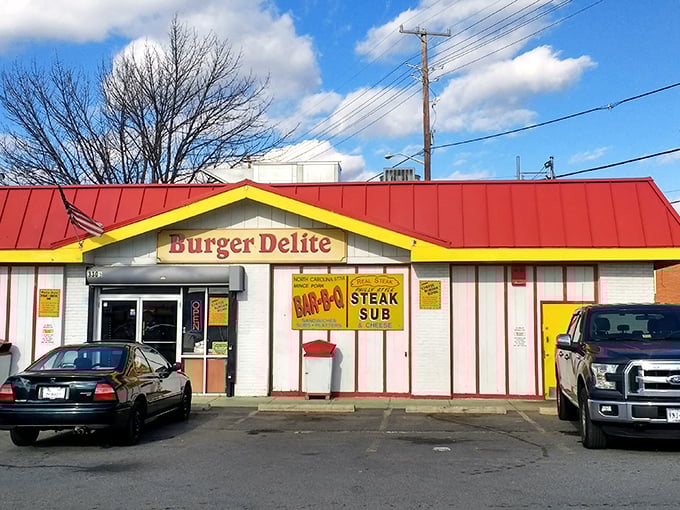 Red roof, yellow trim, packed parking lot – the holy trinity of neighborhood burger joint success.