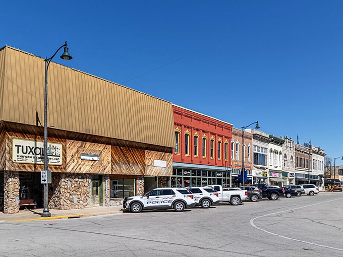 Carthage's main drag looks like Norman Rockwell and modern Missouri had a beautiful baby.