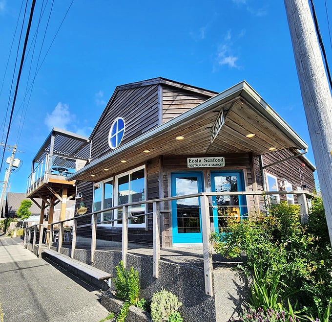 Modern coastal architecture meets old-school seafood values in this beautifully designed Cannon Beach gem.