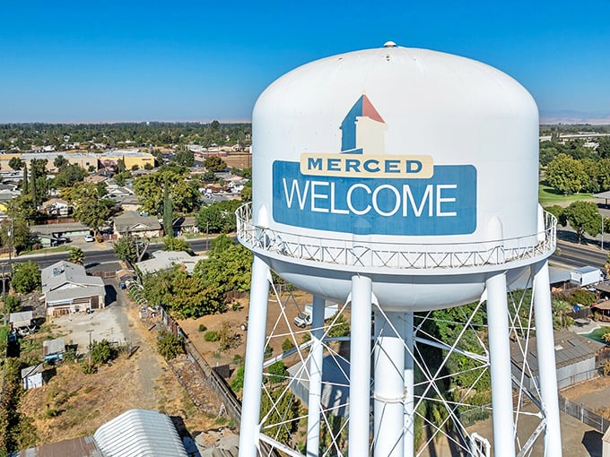 That Merced water tower stands proud as a beacon saying "Gateway to Yosemite starts here, folks!"