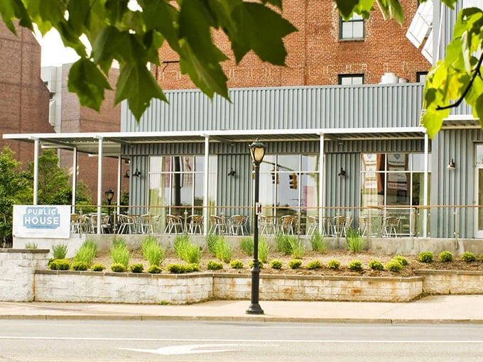 Public House's modern patio proves great chicken doesn't need to come in a greasy paper bag. Chattanooga's upscale take on down-home flavor.