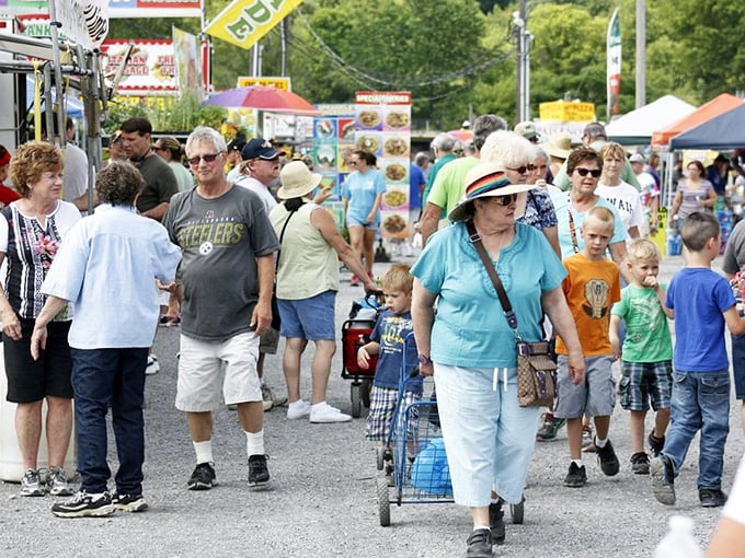 The crowds tell the story—Rogers City's market draws treasure hunters of all ages for a day of discovery.