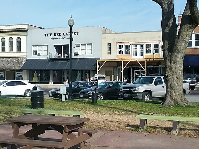 Sikeston's town square offers picnic tables where conversations flow as easily as sweet tea on summer afternoons.
