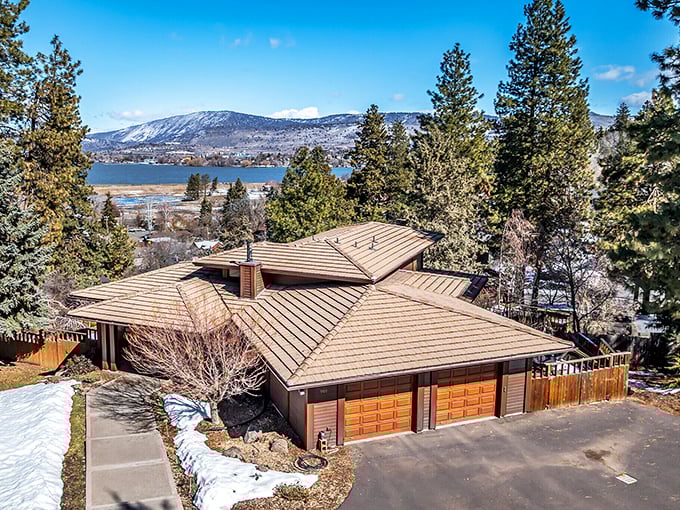Upper Klamath Lake reflects more than just clouds—it mirrors a slower, more thoughtful way of living.