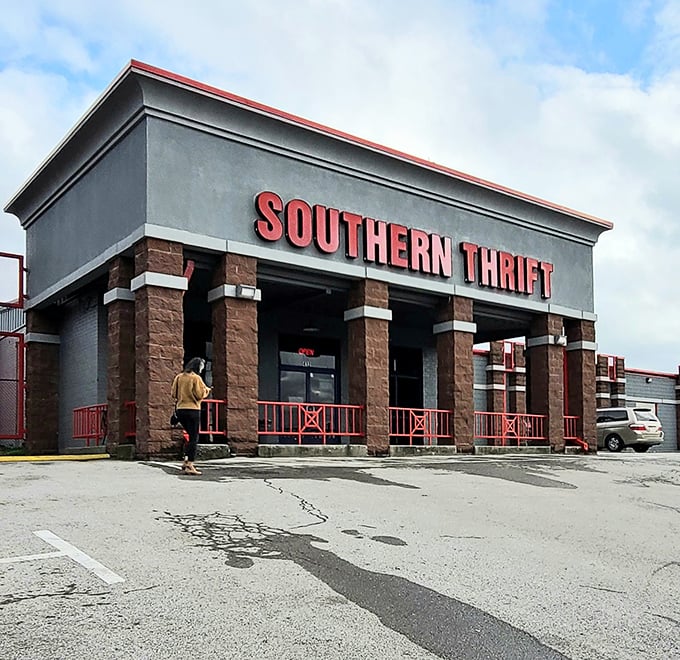 That architectural detail says "we're fancy" while the prices say "just kidding!"